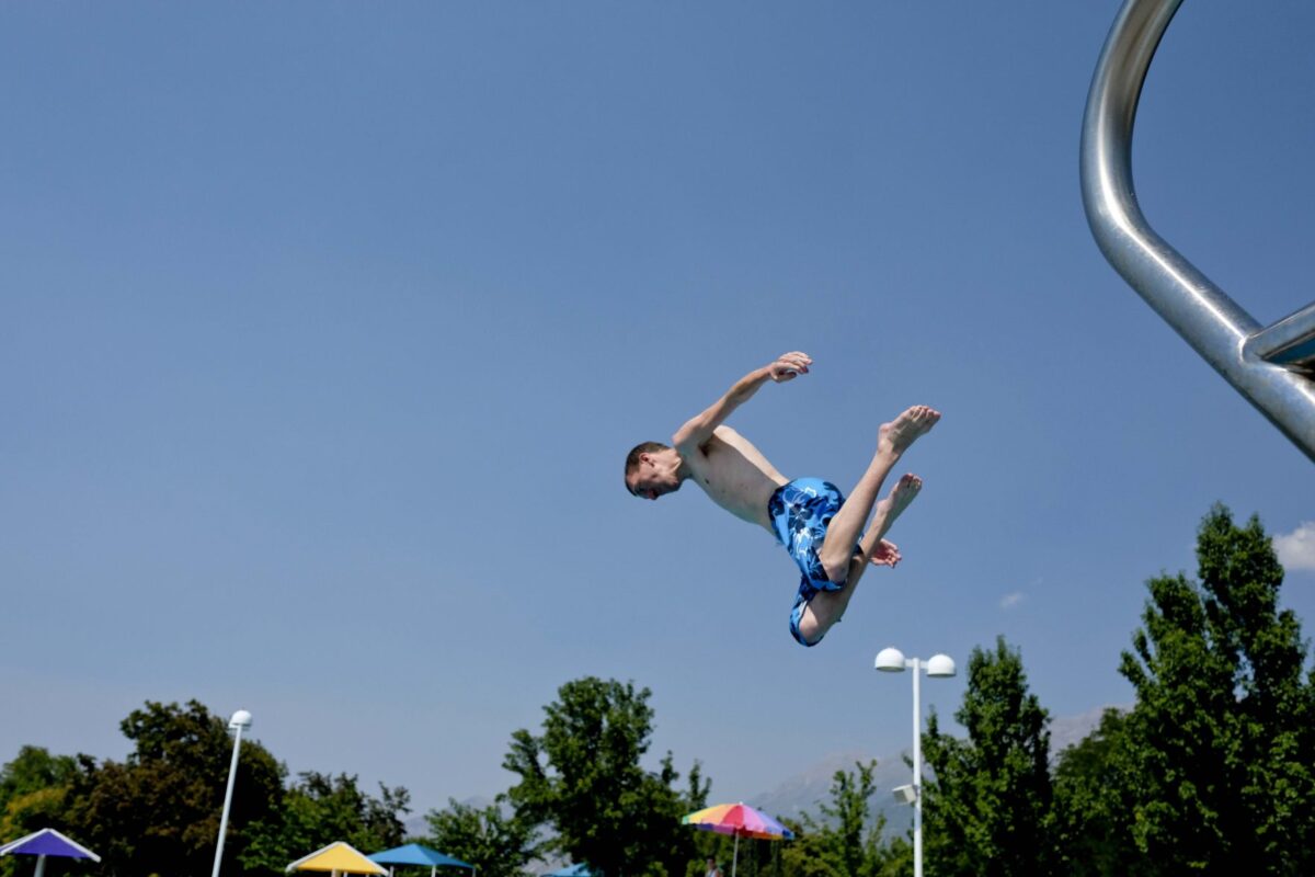 Belly flop competition comes to Scera Pool | News, Sports, Jobs - Daily ...